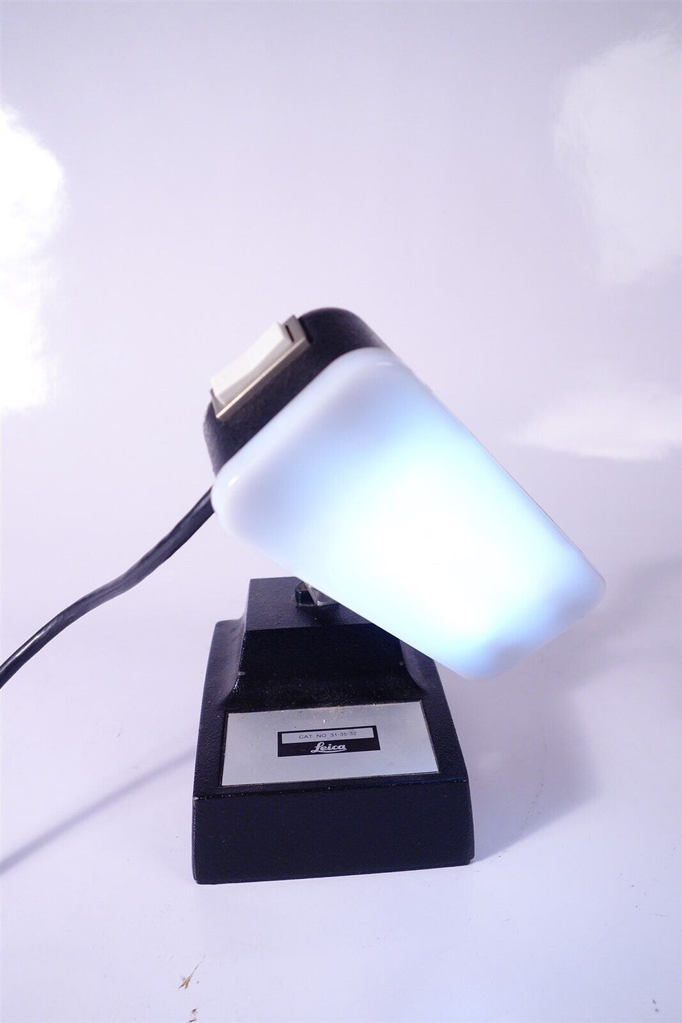 Leica / Leitz Cold Light Source for Stereo Microscope – Hurst & Associates